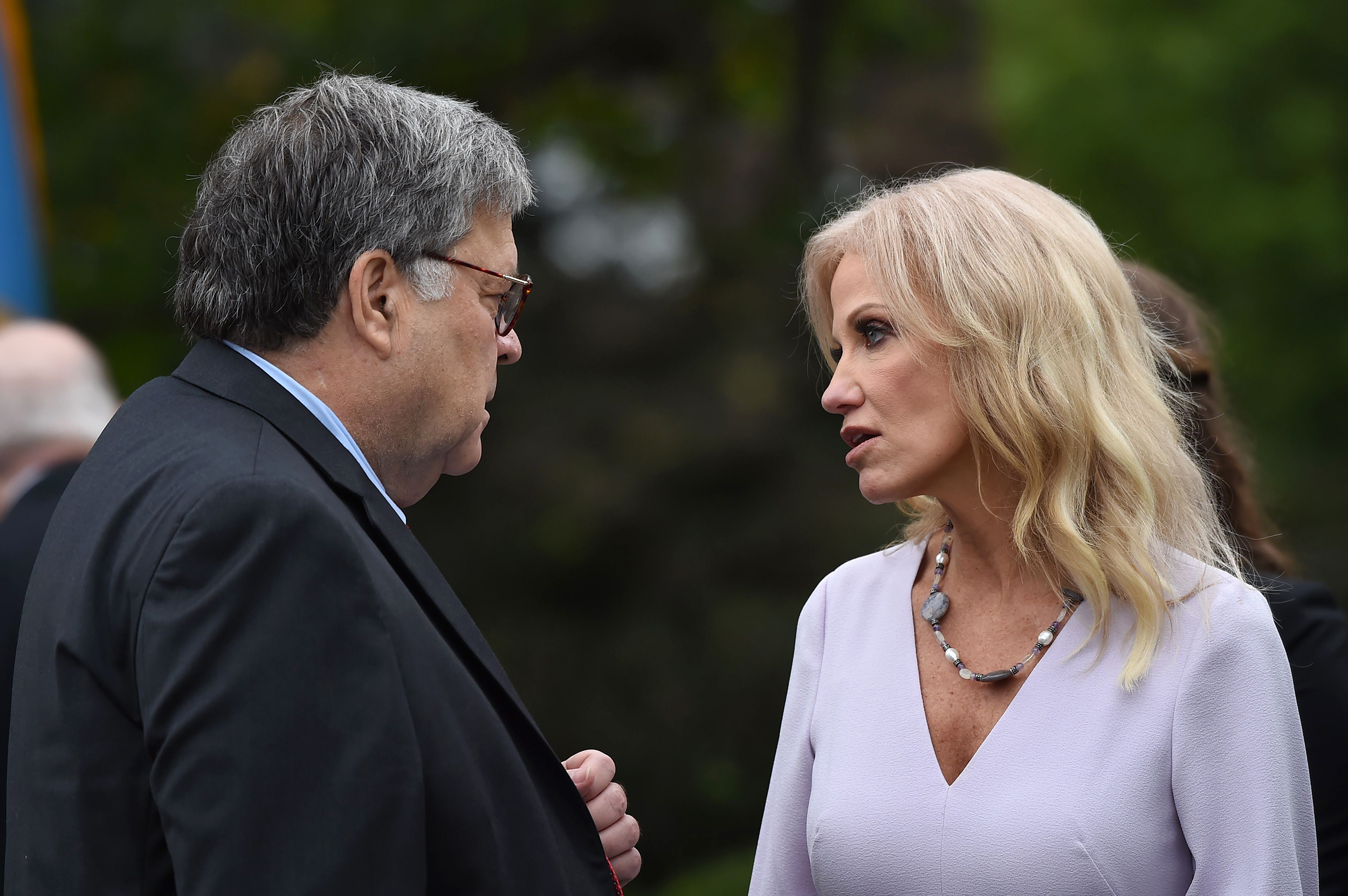 Attorney General Barr chooses not to quarantine despite possible ...